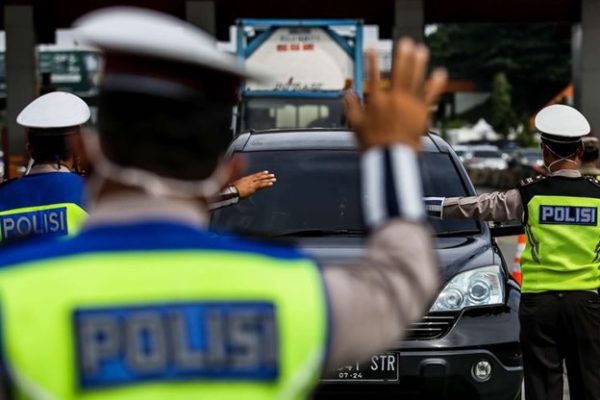 Tugas Polisi Lalu Lintas dalam Mengatur Jalan dan Kecelakaan - Asuransi ...